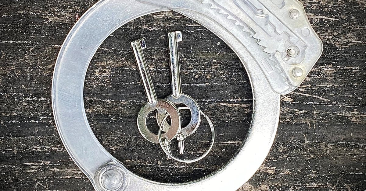 How Do Handcuffs Work and How Do You Pick Them? – SouthOrd